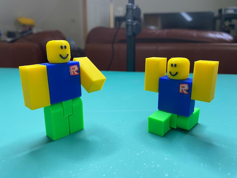 Roblox Noob- Posable Magnetic Toy & "spawn Point" Prop - Etsy