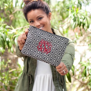 CLEARANCE ** Monogrammed Everly Black Diamond Clutch Purse Wristlet ...