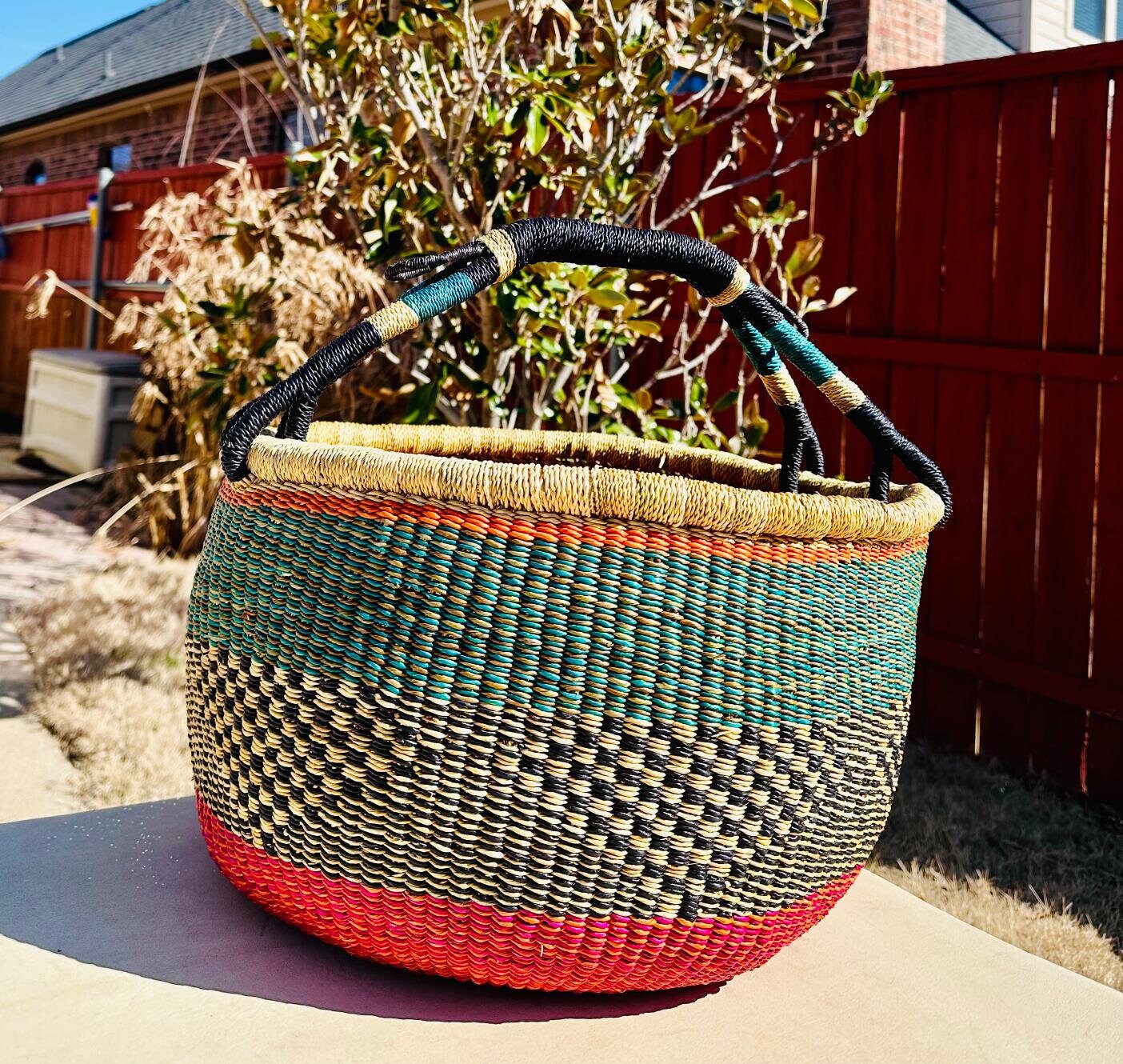 A Touch of Ghanaian Elegance, Discover Unique Large Round Yarn Market ...