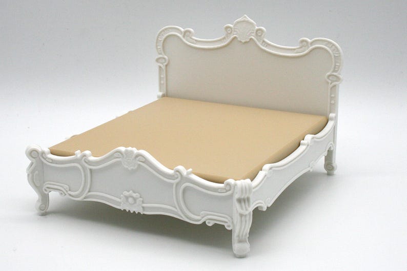 Classic Romantic Bed for Diorama or Dollhouse | 1/18 | 1/12 | 1/10 | 1/ ...