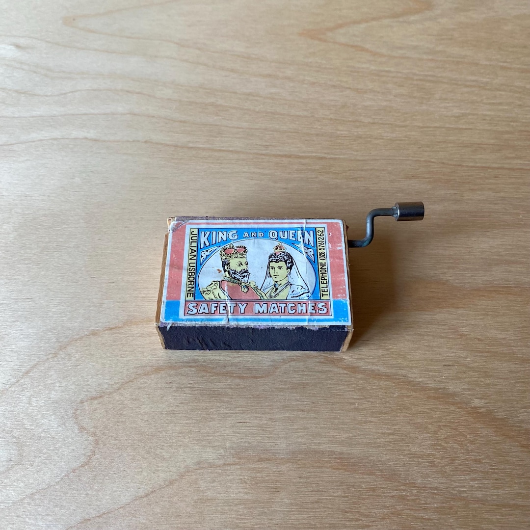 Vintage Julian Usborne King and Queen Matchbox Music Box - Etsy UK