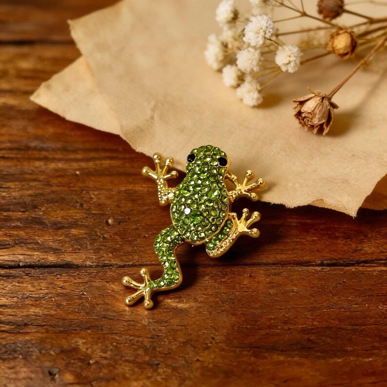 Sparkly Cute Frog Brooch | Kawaii Frog Pin | Shiny Frog Lapel Pin ...