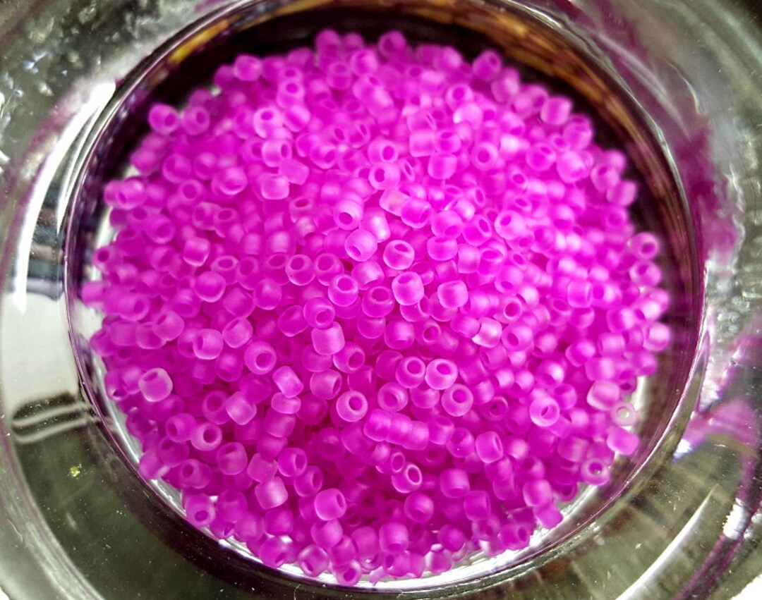 Neon Plum, MATTE, 11/0, Matsuno, Japanese, Seed Beads, Rocaille, F209C ...