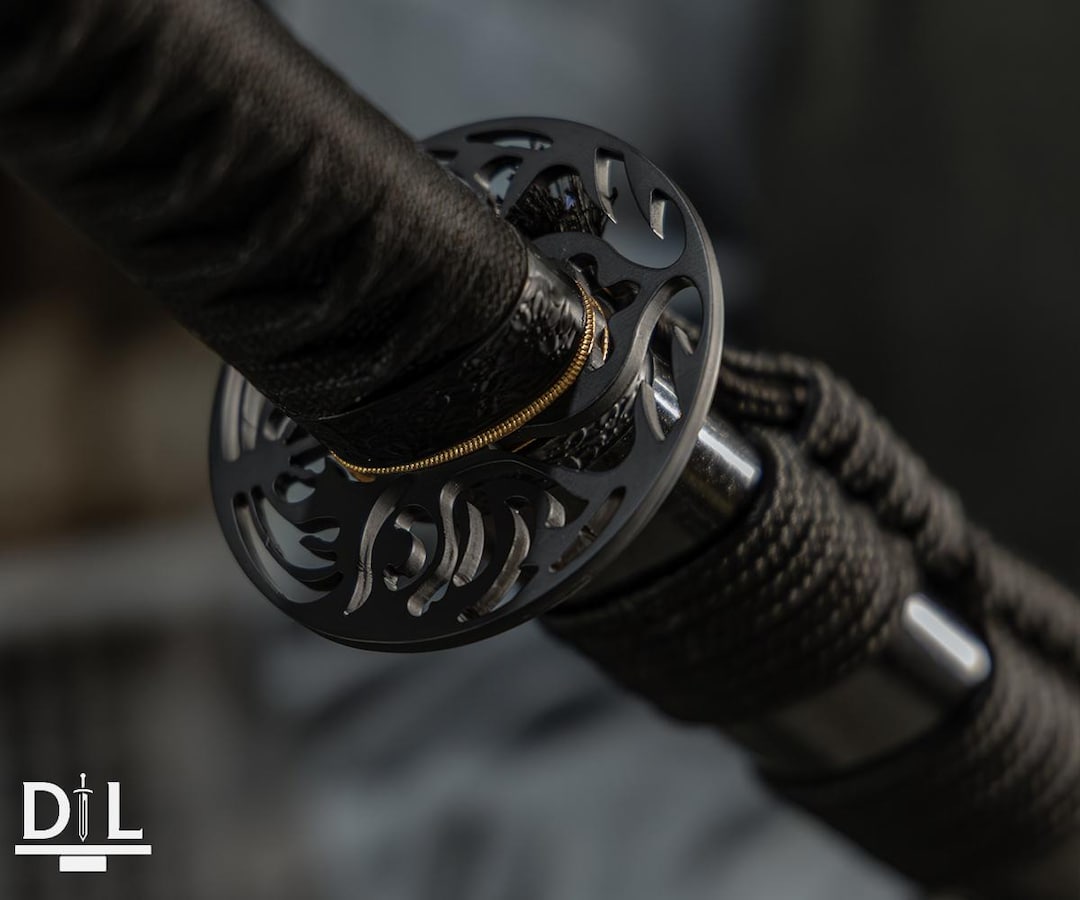 Black Gold Katana – Handmade Samurai Sword With Textured Lacquer ...