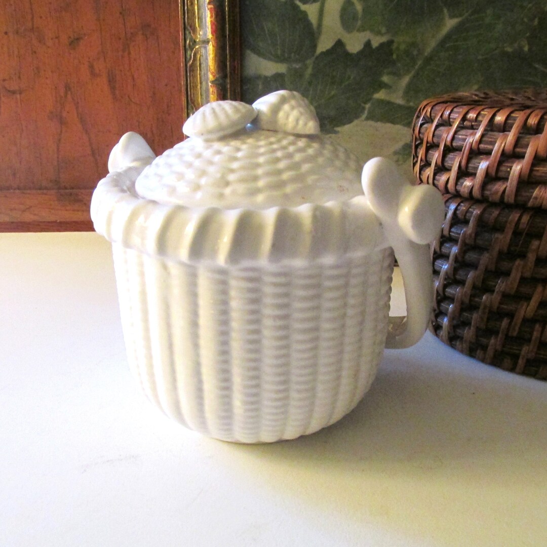 Vintage Nantucket Trompe L'oeil Basket, White Ceramic Seashell Box ...