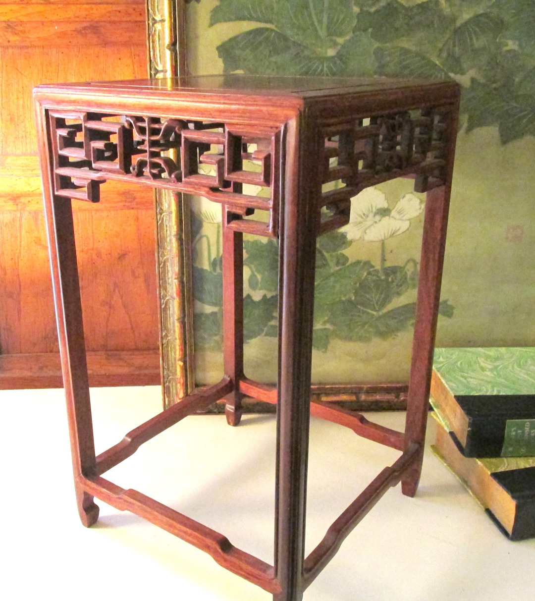 Vintage Chinese Accent Stand With Oriental Motifs, Slim Ming Style Legs ...