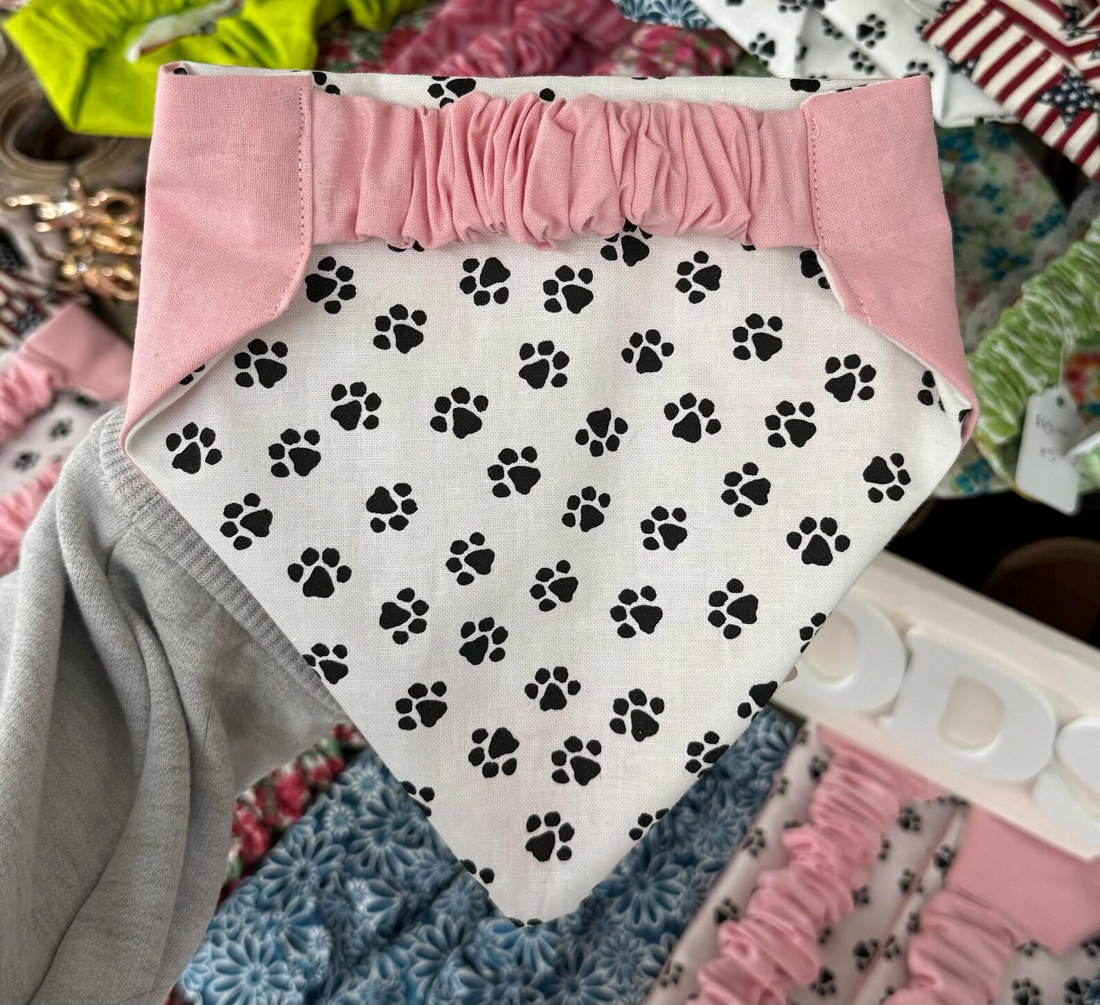 Hand Made Pink Puppy Paw Reversible Scrunchie Dog Bandanna - Etsy