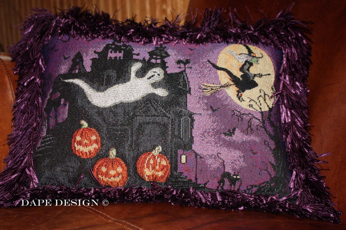Halloween Spooky Pillow :-) - Etsy