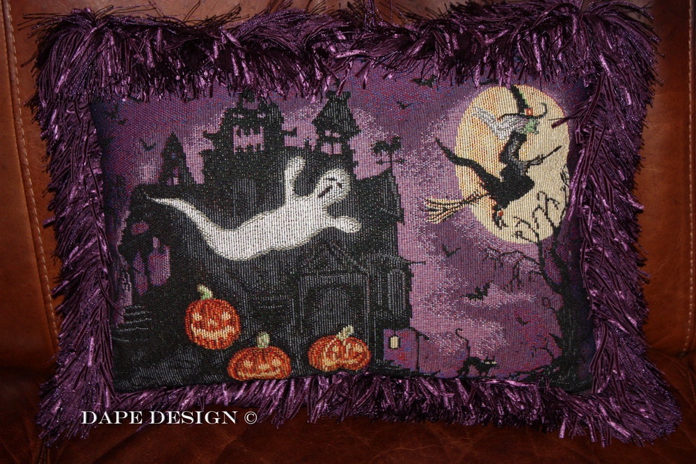 Halloween Spooky Pillow :-) - Etsy