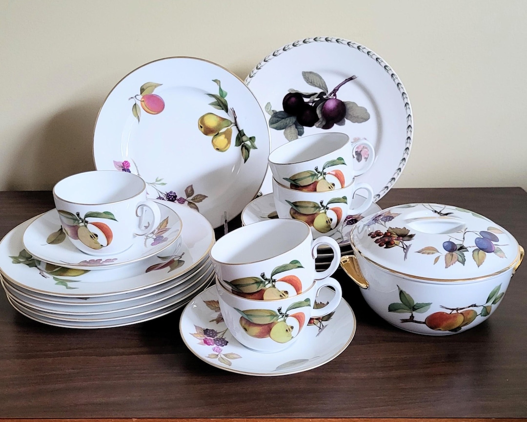 20 Pc Vintage Tea Lot EVESHAM Royal Worcester China (6) Sets - Snack ...