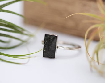 Peacock Ore Ring - Etsy