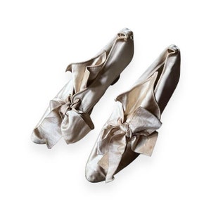 Alfred J Cammeyer 1890s 1920s Victorian Cream Satin Wedding Bridal ...