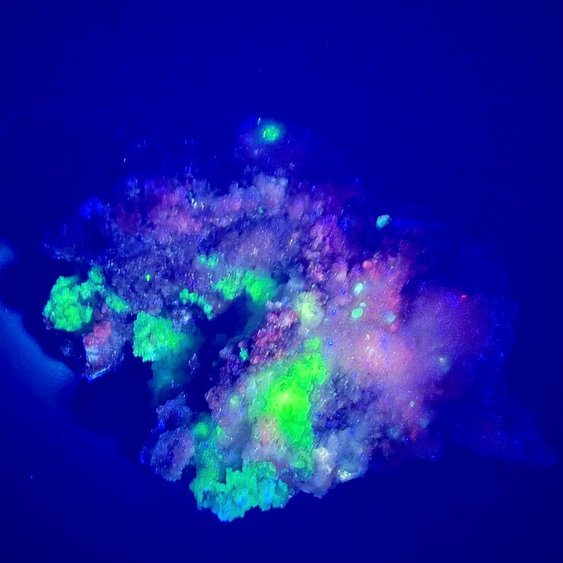 Grateful Dead Calcite UV Reactive Fluorescent Mineral Ojuela Mine ...