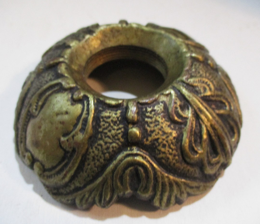 1 Vintage Heavy Cast Brass Ornate Design Lamp Bobeche/canopy Fitting ...