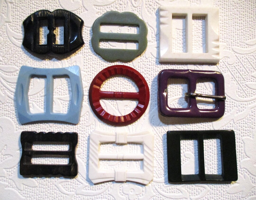 Nine Assorted Vintage 1940's - 1950's Plastic Belt Buckles, Mixed Sizes ...