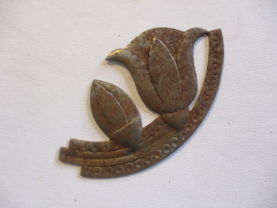 Vintage 1940 Rusty Shabby Crusty Stamped Metal/steel Tulip Flower ...