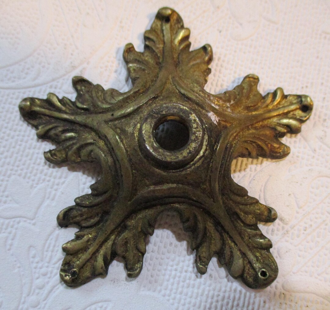 1 Vintage Fancy Cast Brass 5 Leaf Design Lamp Bobeche/canopy Fitting ...