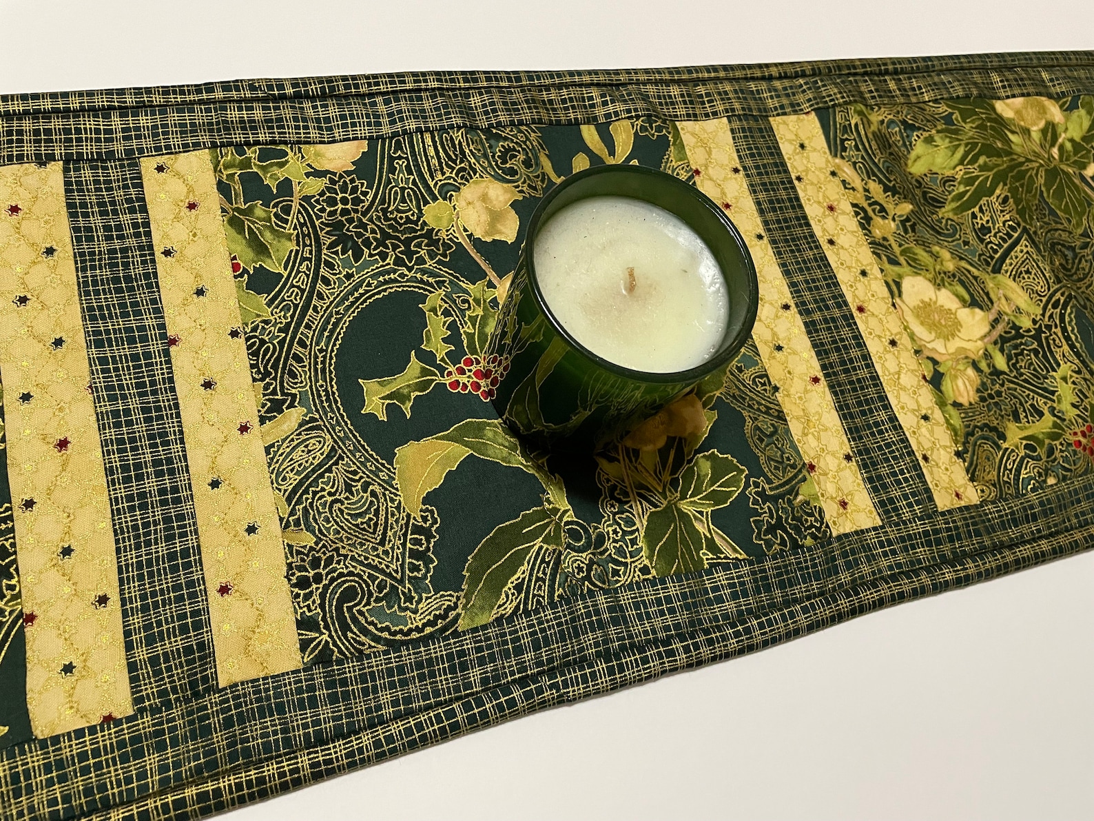 Christmas Quilted Table Runner Elegant Floral Quilted Table - Etsy