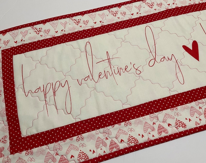 Valentines Day Quilted Table Runner, Valentines Day Decor, Retro Style ...