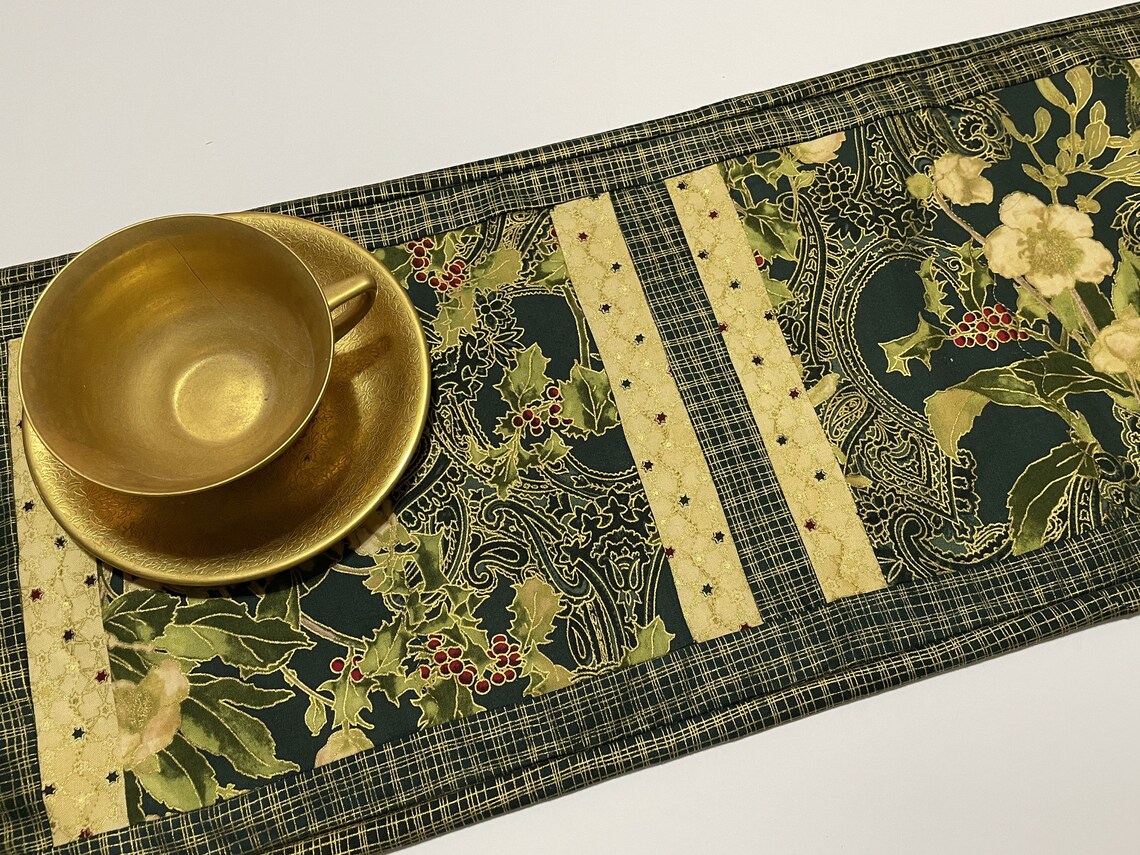 Christmas Quilted Table Runner Elegant Floral Quilted Table - Etsy