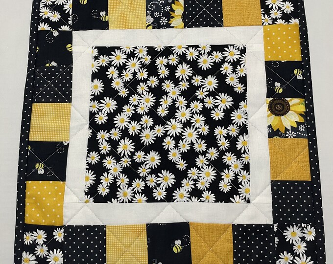 Daisy Quilted Table Topper, Floral Quilted Table Runner, Patchwork Quilted Table Runner, Black ...