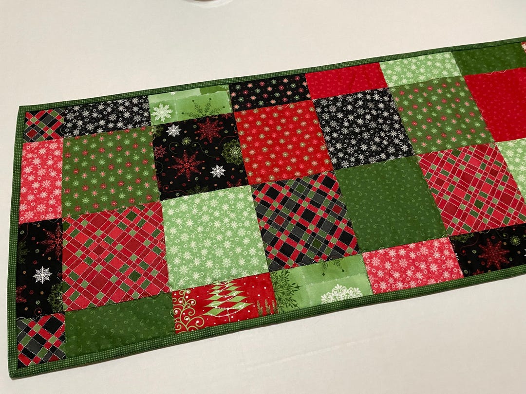 Christmas Quilted Table Runner, Winter Quilted Table Runner, Elegant ...