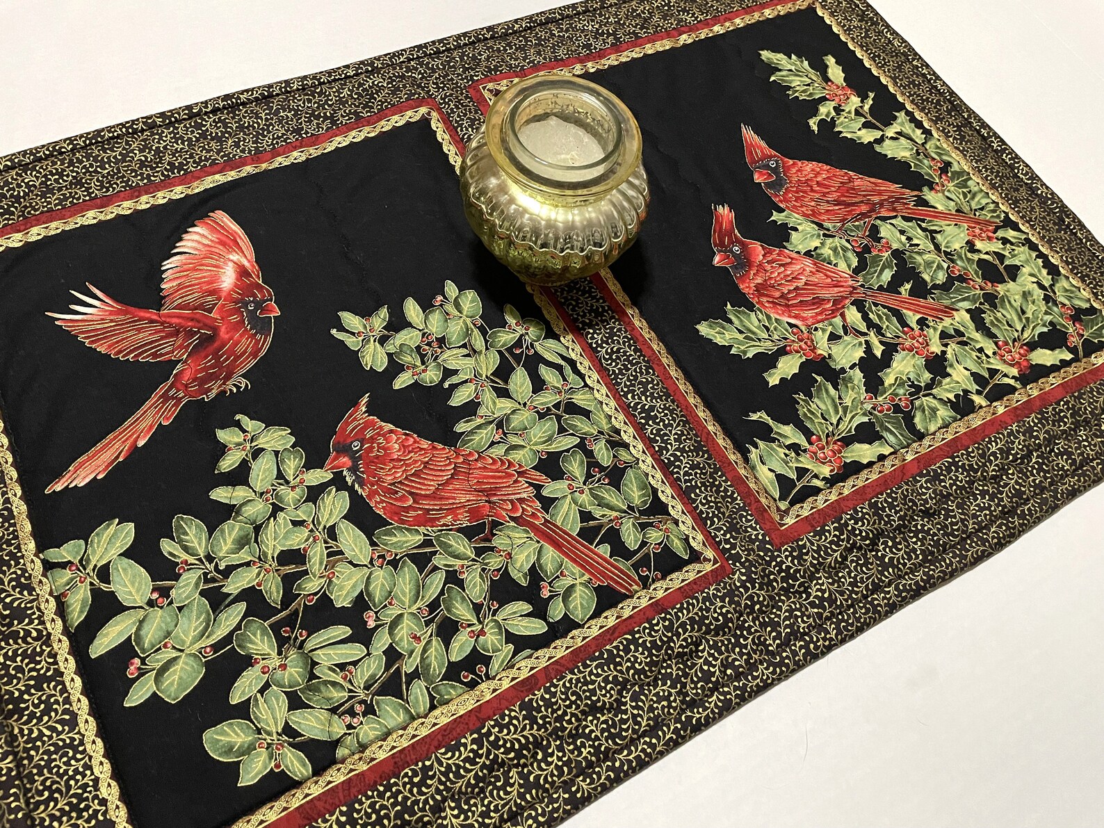 Cardinals Quilted Table Runner Winter Christmas Quilted Table - Etsy