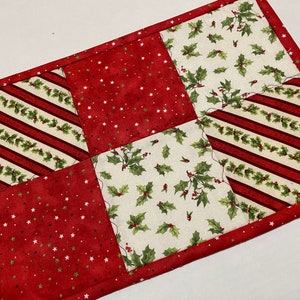 Christmas Quilted Table Topper, Christmas Mini Quilt, Christmas Stars ...
