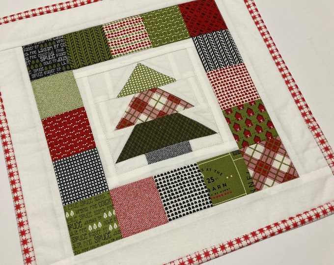 Christmas Quilted Table Topper, Winter Christmas Wall Hanging ...