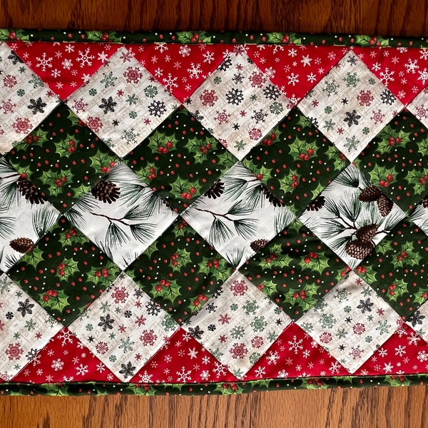 Quilted Christmas Table Runner (You'll Love) - Etsy