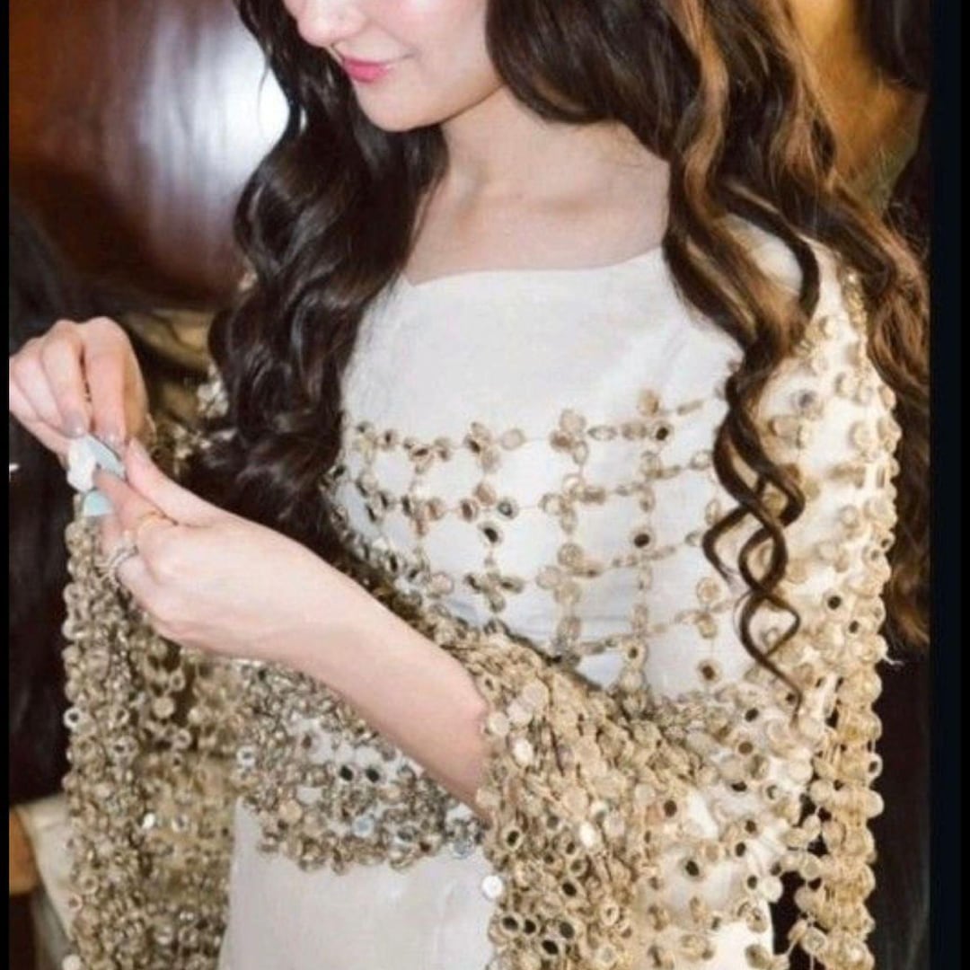 Mirrors Work Duppata, Poshida Sheesha Work Bridal Veil, Hania Amir ...