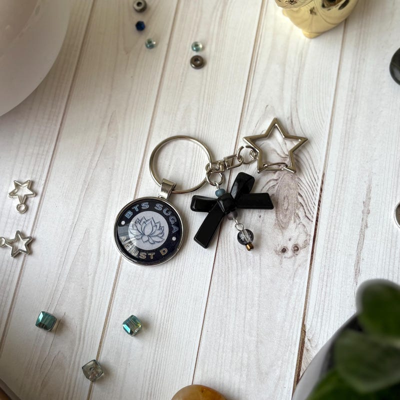 Lotus Black Keyring - Etsy