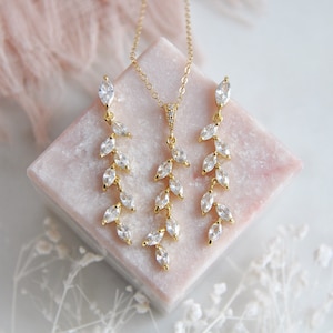 Leaf Necklace, Woodland Wedding, Boho Bridal Jewelry, April Birthstone ...