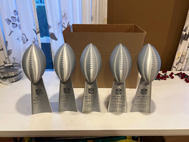 New England Patriots Vince Lombardi Trophy Replica - All 6 Super Bowl ...