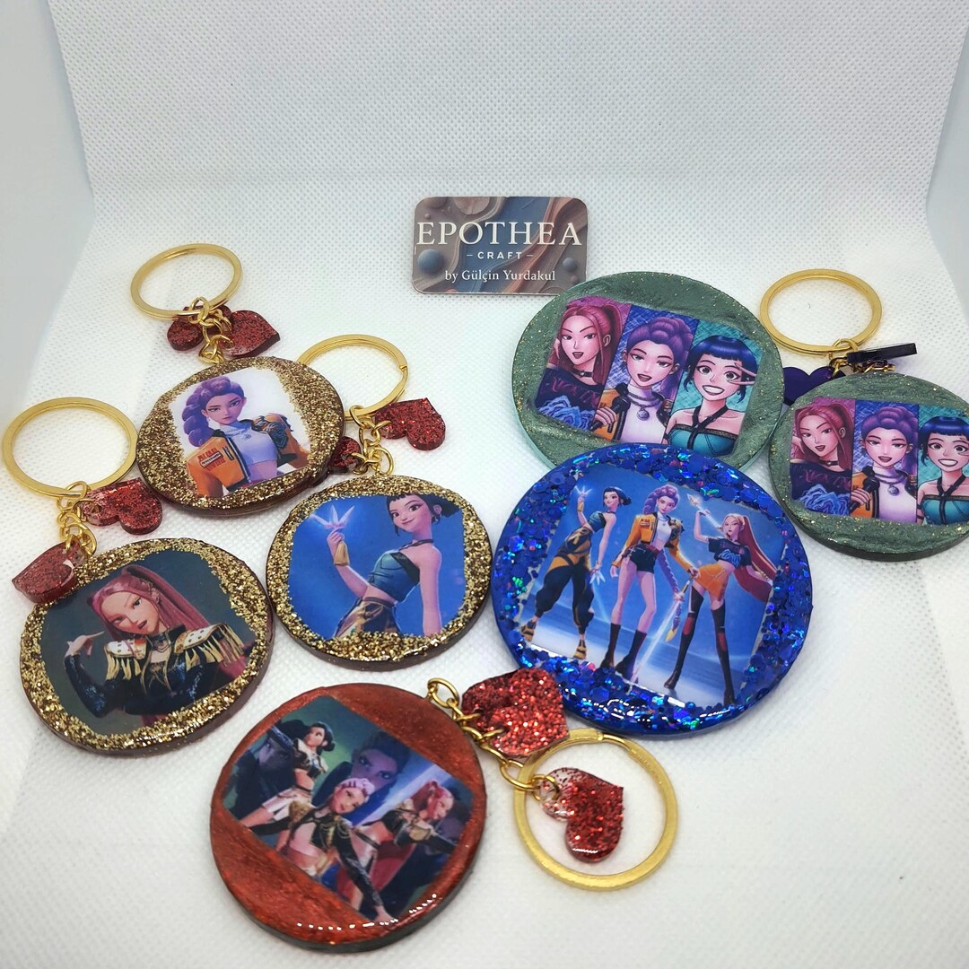 Glitter Resin Keychain: Handmade Anime Style [kp*p D*m*n H*unt*rs] - Etsy