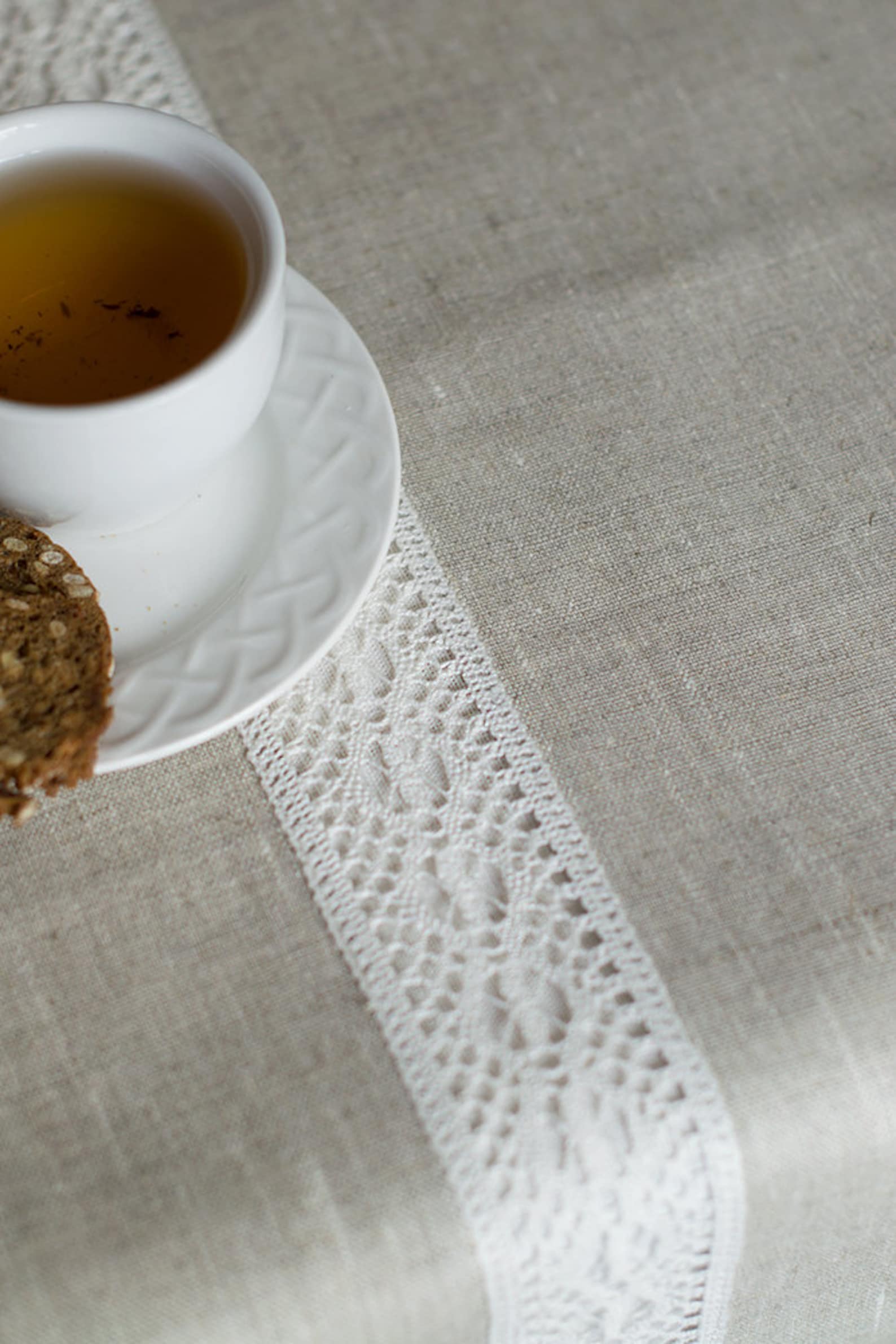 Natural Linen Runner With White Lace Rustic Centepiece Runner - Etsy