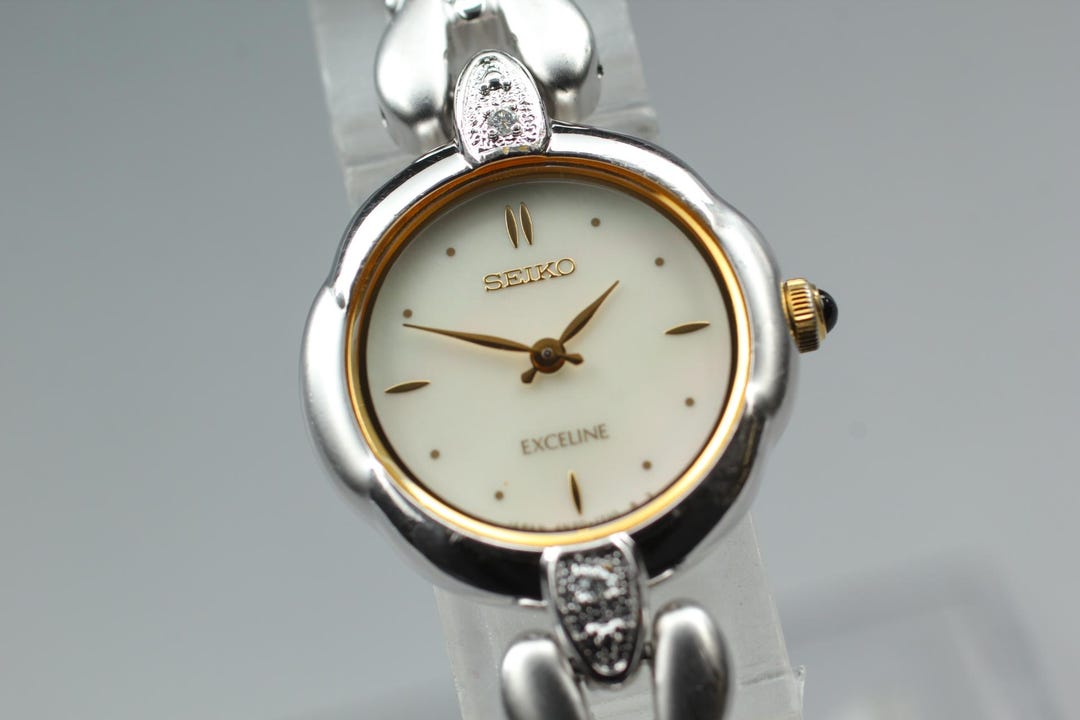 New Batt. Near MINT* Seiko Exceline 4N20-1060 White Shell 20mm Qz ...