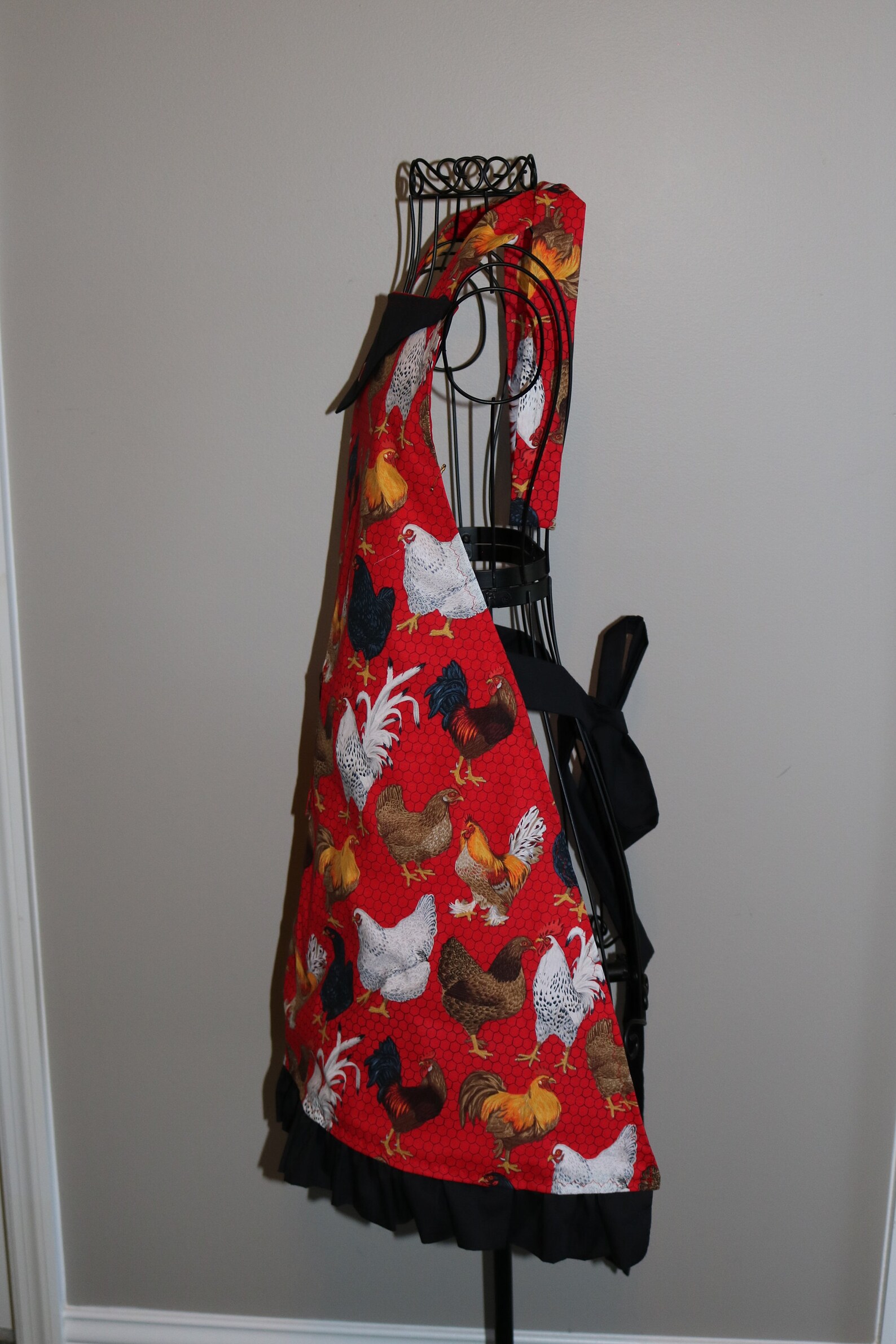 Chickens on a Red Background - Women's Apron - Pocket - Ruffle - Farm ...