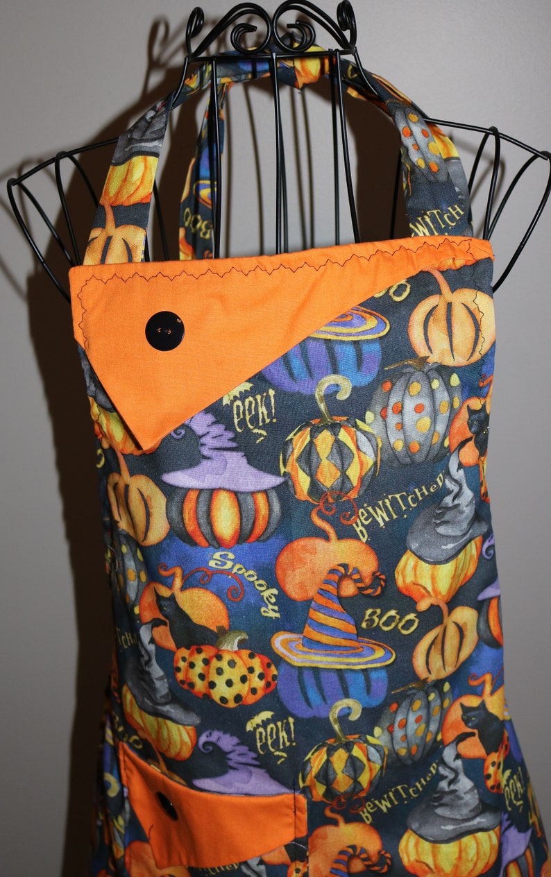 Halloween Pumpkins, Witches Hats and Boo - Women's Apron -pocket ...