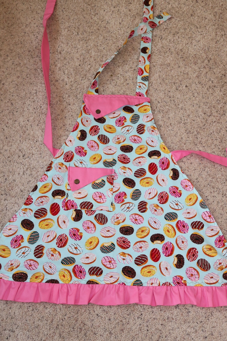 Donuts - Women's Apron - Sprinkles - Pocket -ruffle - Doughnuts ...