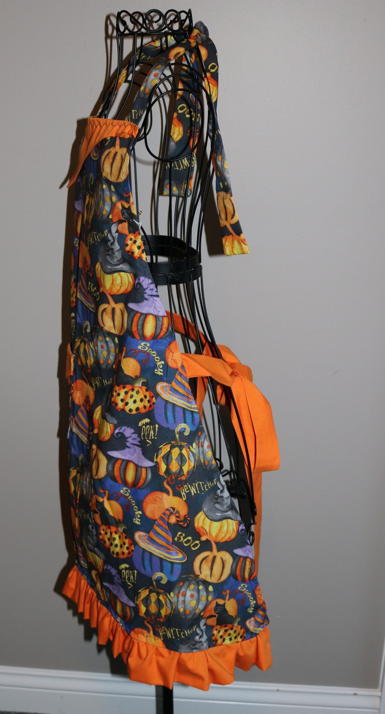 Halloween Pumpkins, Witches Hats and Boo - Women's Apron -pocket ...