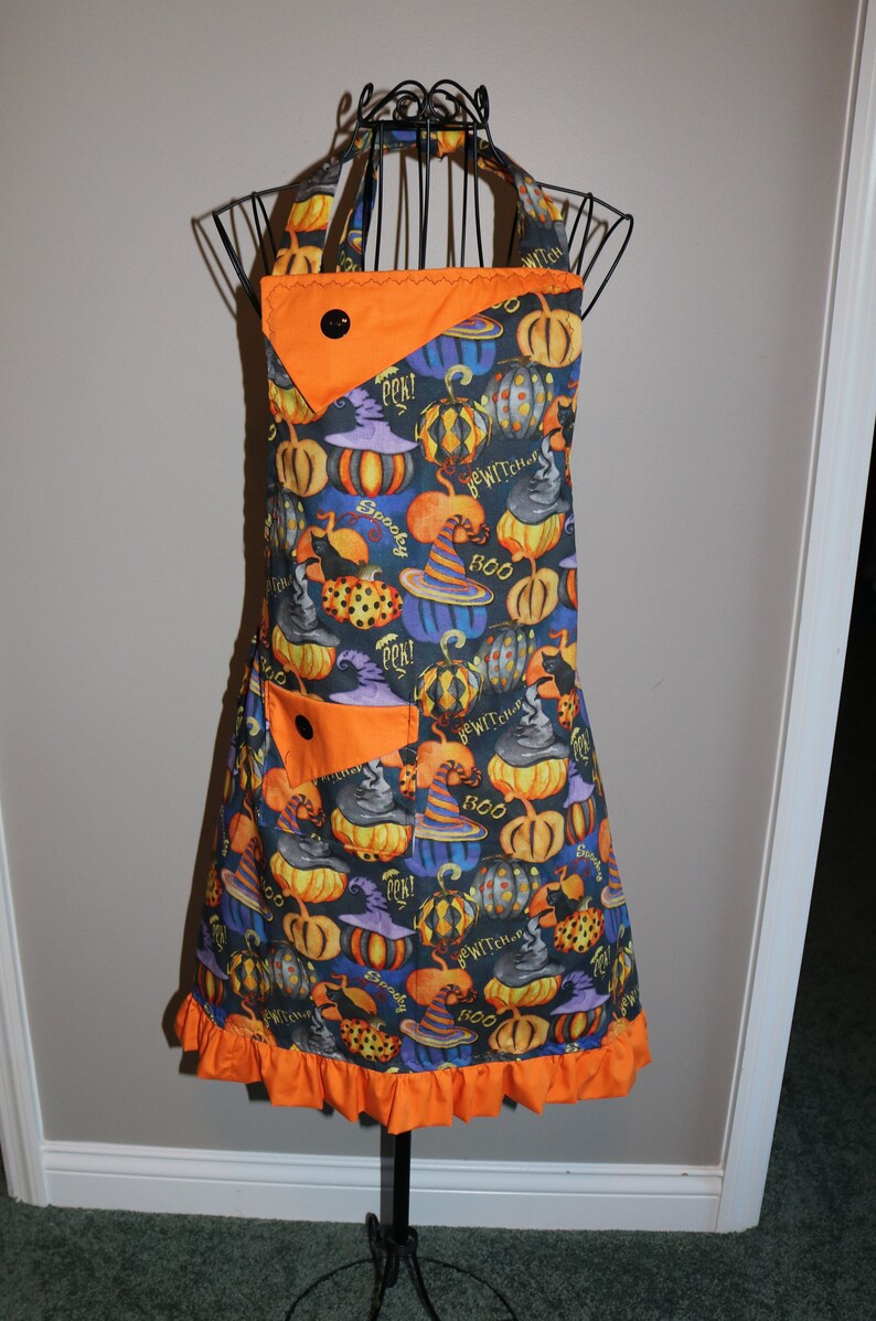 Halloween Pumpkins, Witches Hats and Boo - Women's Apron -pocket ...