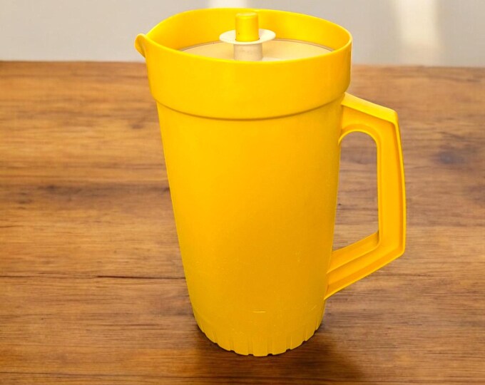 Vintage Tupperware - Awesome Vintage Tupperware Pitcher in Cool Retro ...