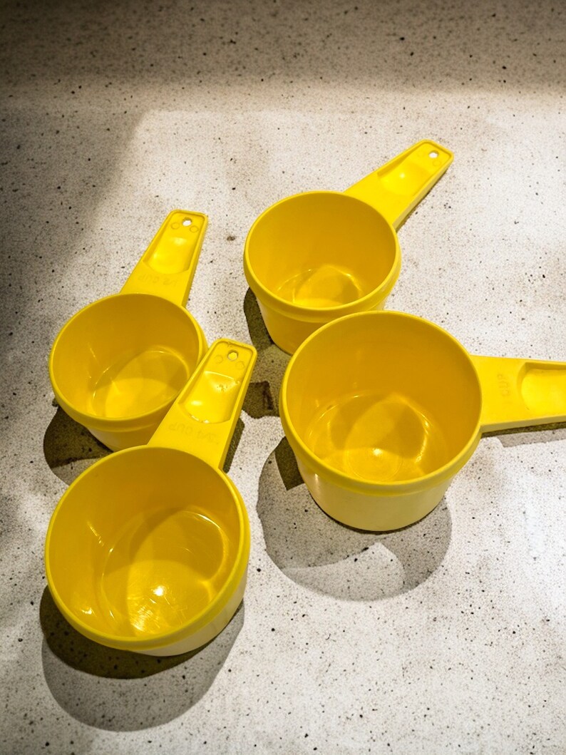 Vintage Tupperware Measuring Cup Set Awesome Set of 4 Vintage Nesting ...