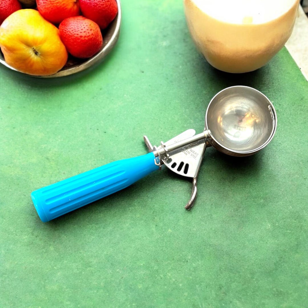 Vintage Ice Cream Scoop - Very Cool Vintage Heavy Duty Ice Cream Scoop ...