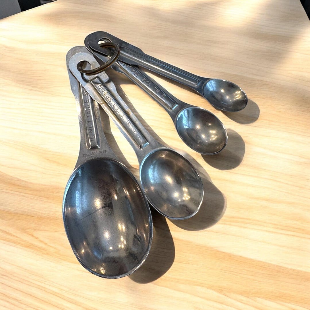 Vintage Measuring Spoons - Retro Style Metal Nesting Measuring Spoons ...