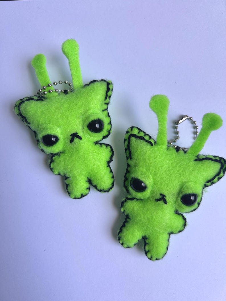 Handmade Alien Cat Felt Keychain - Etsy