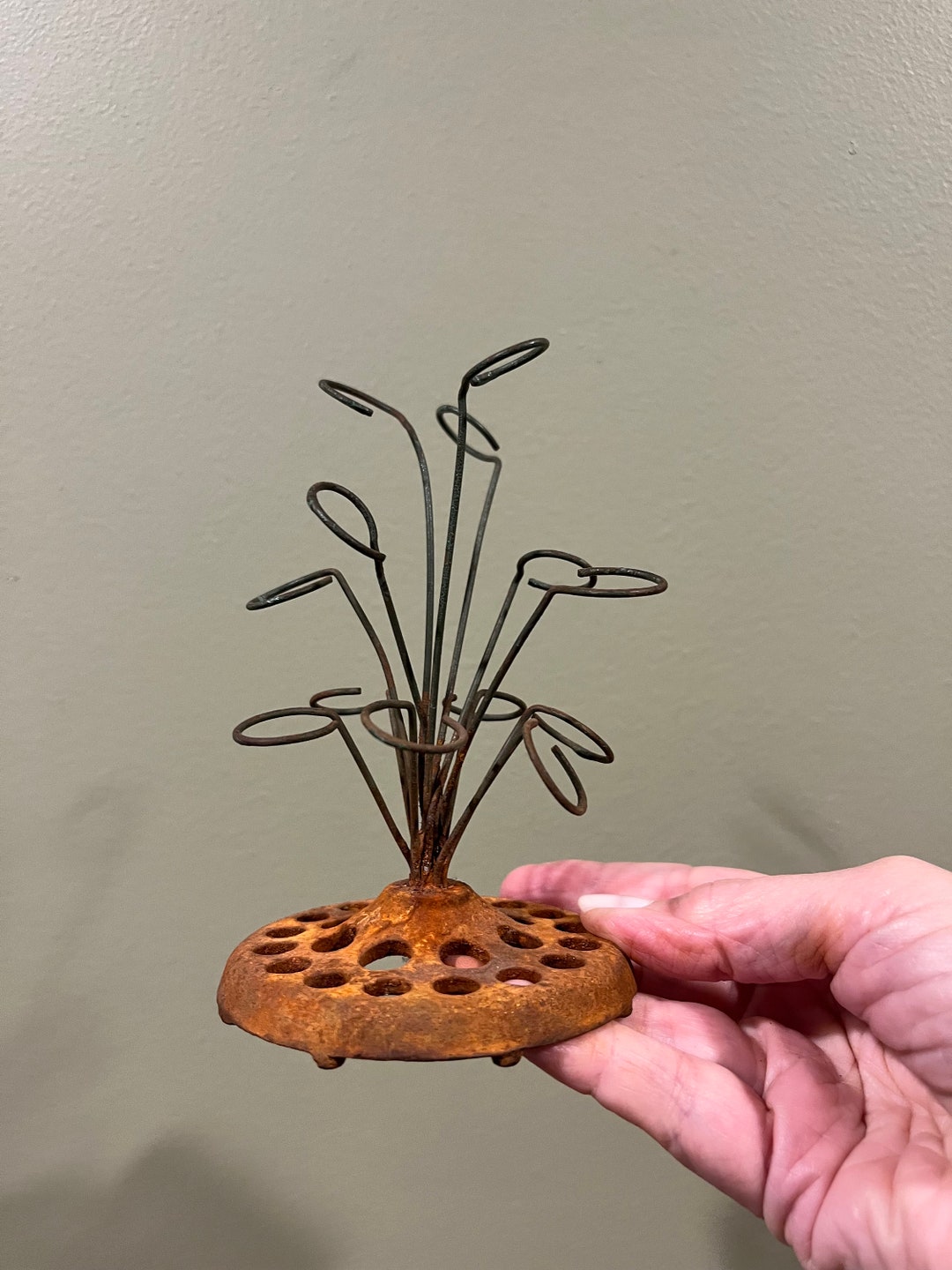 Antique Cast Iron Metal Wire Loop Flower Holder Patented in 1935, 11 ...
