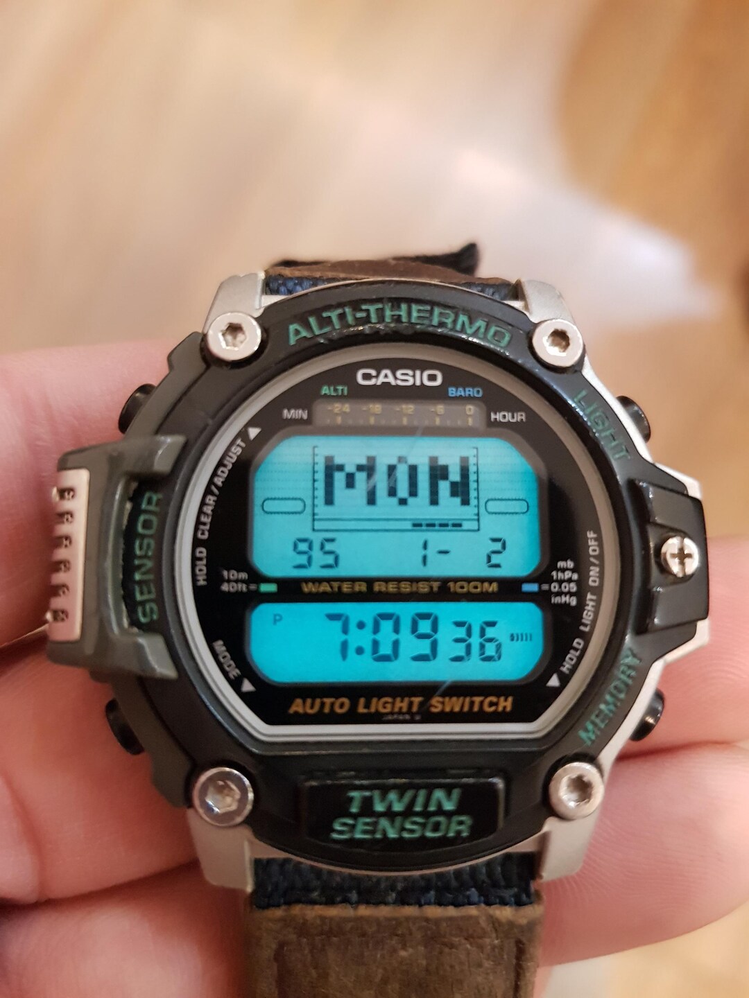 Vintage Casio Pro Trek PRT-30 Twin Sensor Altimeter Thermometer Watch ...
