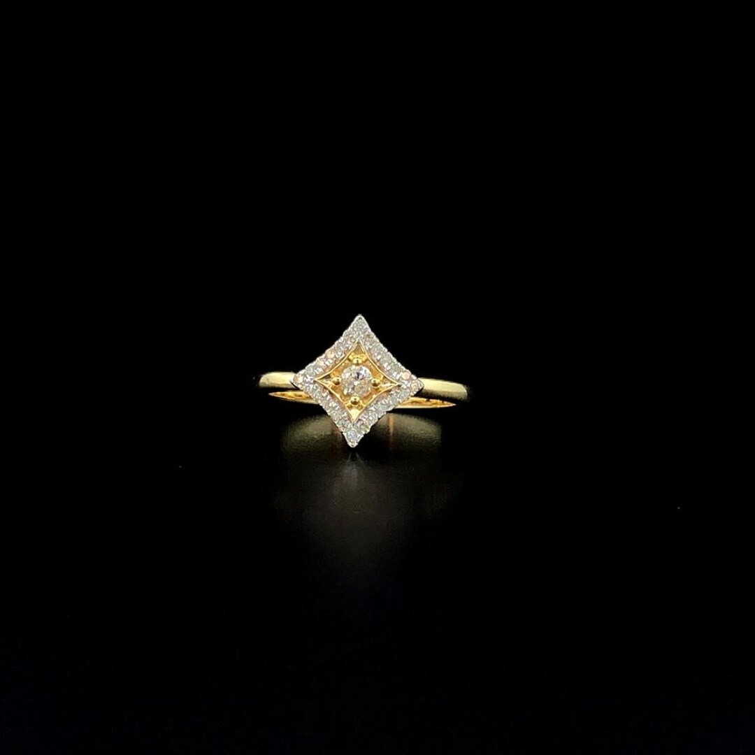 Golden Aurora Princess-cut Halo Ring – Dainty Sparkle Statement - Etsy